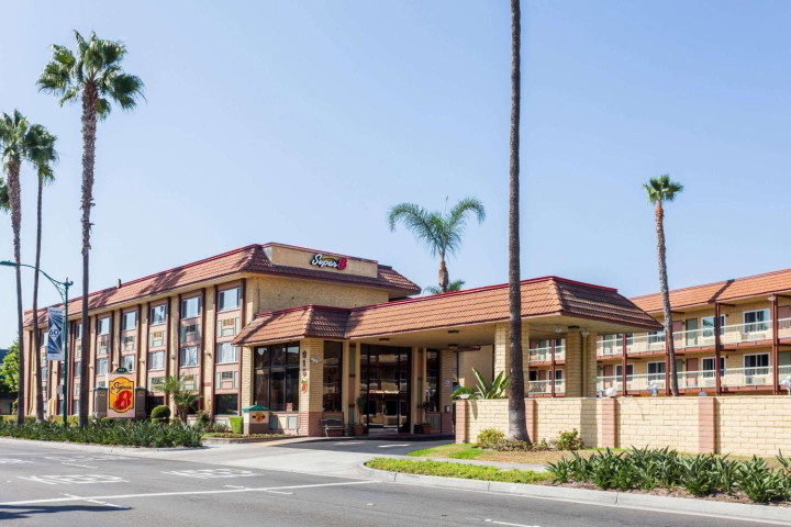 Super 8 By Wyndham Anaheim/disneyland Drive - Brea, CA