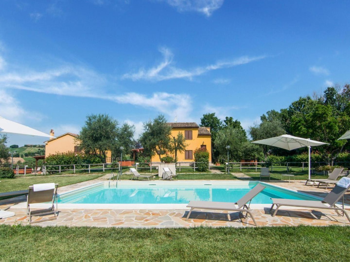 Villa In Ostra Vetere With Pool And Jacuzzis - Senigallia