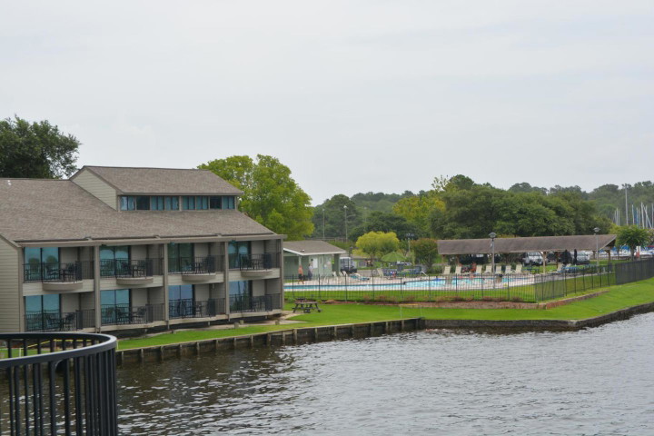 The Landing At Seven Coves - Conroe, TX