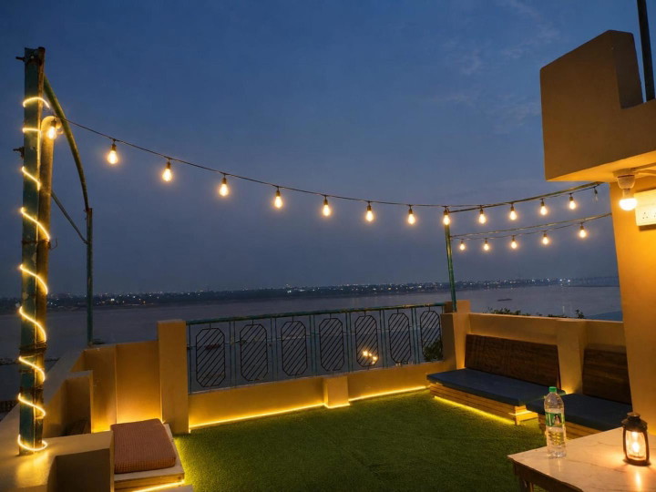 Monalisa Hostel - Varanasi