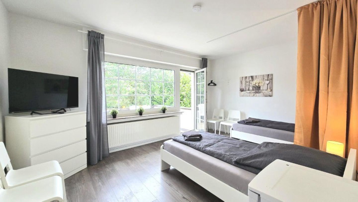 Modern 6-bedroom Apartment With Rooftop Terrace, Free Wi-fi And Parking- Mnd01 - Menden