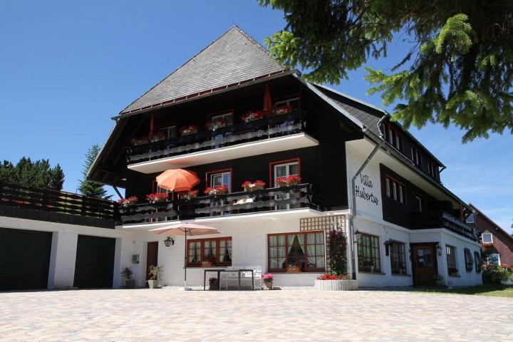 Villa Hubertus - Ferienwohnungen Am Feldberg - Hinterzarten