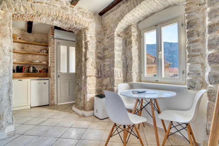 Romantic Rooftop View Hideaway- Old Town Nr 404 - Kotor