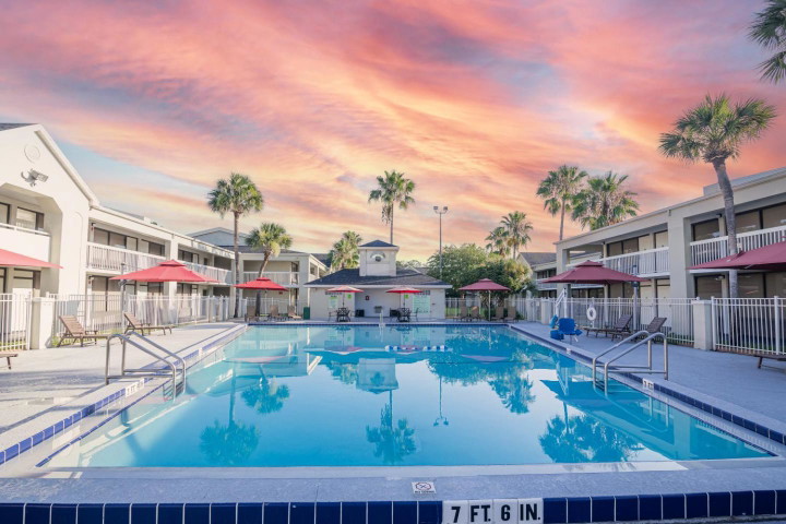 Ovr Hotel Orlando - Near Disney - Kissimmee, FL