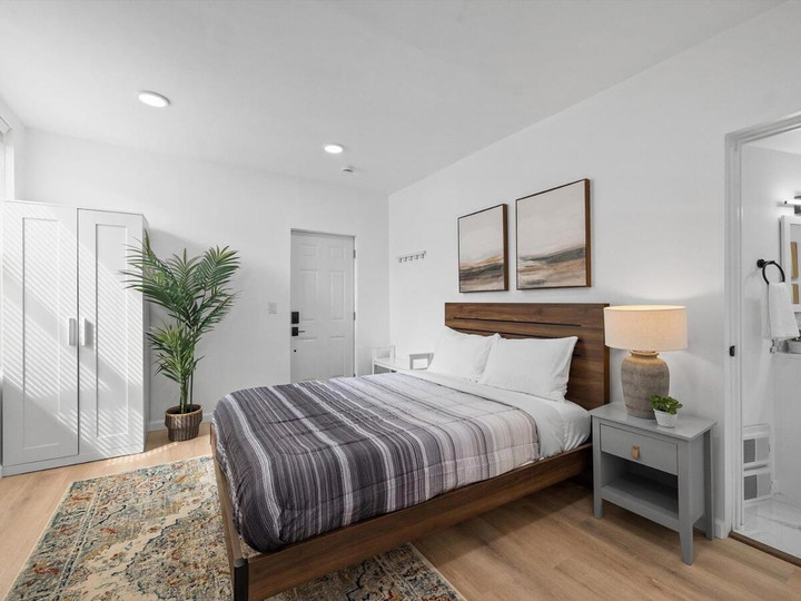 Shadyside, Central !2 Bright And Stylish Studio With Free Parking - Pittsburgh, PA