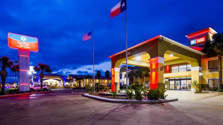 Surestay Plus Hotel By Best Western Alvin - League City, TX