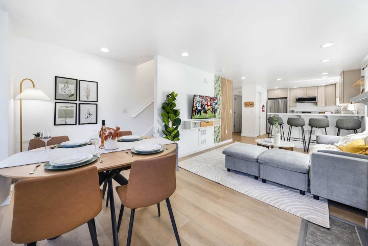Modern 2br Gem Near Uw & Lake Trails & Garage - Seattle, WA
