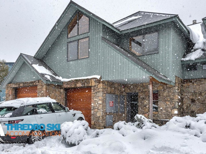Ice Chalet 2 - Snowy Mountains