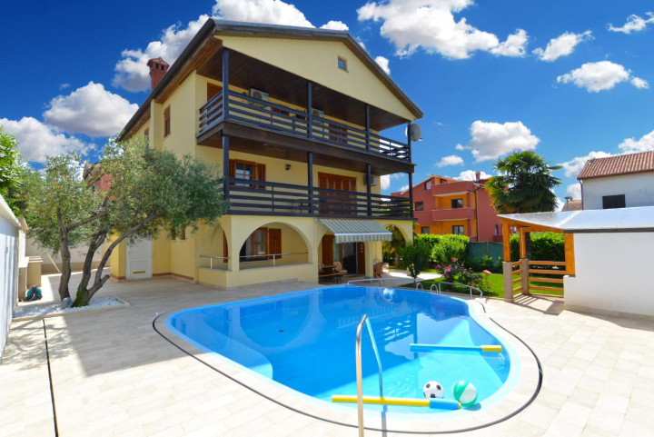 Apartments And Rooms Novigrad 1624 - Novigrad