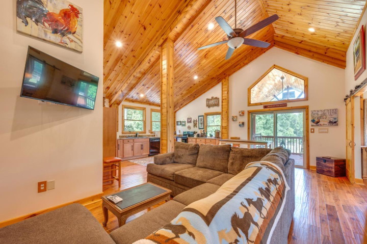 Barn-style Georgia Vacation Rental - Pet Friendly! - Macon, GA