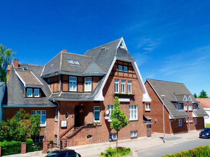 Hotel & Pension Villa Camenz - Güstrow