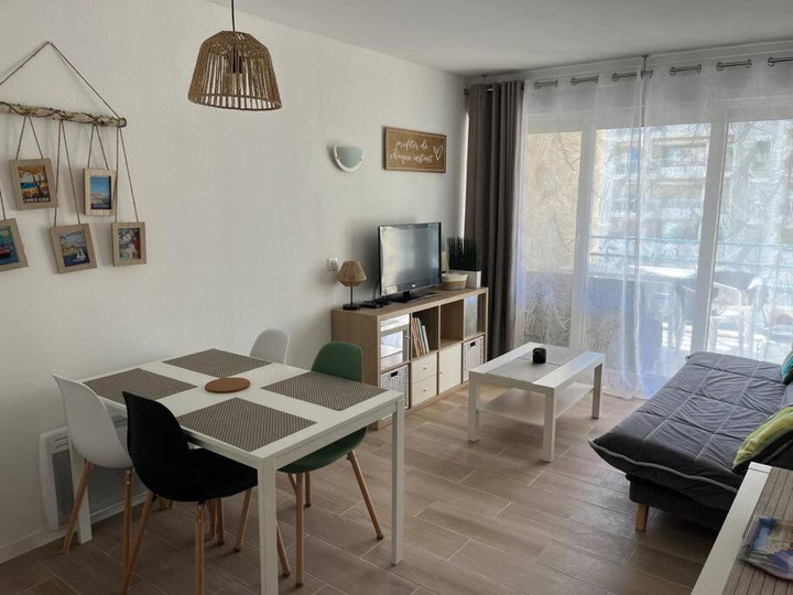 F2 Climatisé, Piscine, Parking, Tout à Pied - Vallauris
