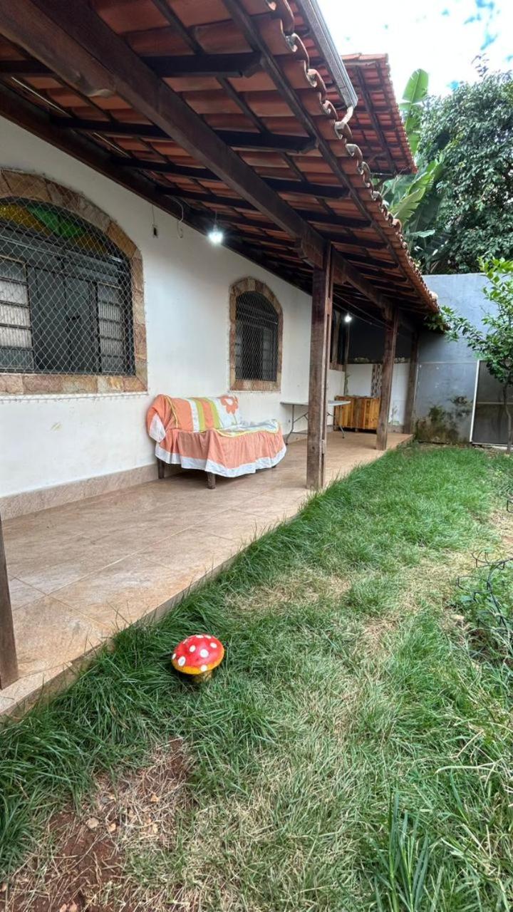 Casa Ampla No Térreo Com Quintal Gramado Na Região Da Pampulha - Belo Horizonte