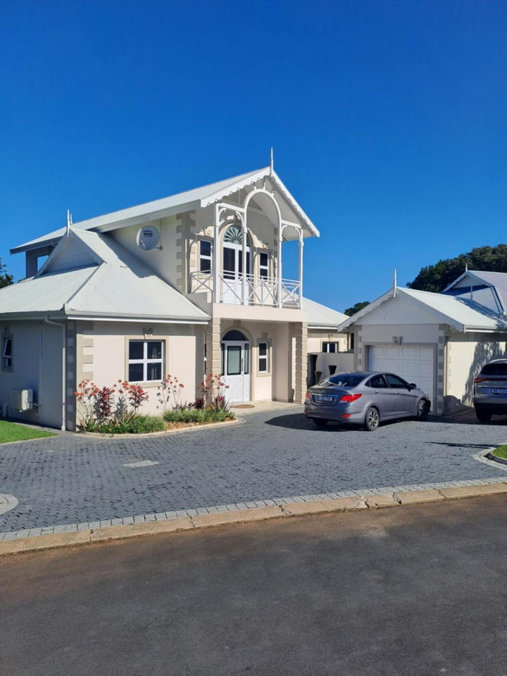 Caribbean Estates Villa Raiya- First Choice !!! 4 Bedrooms With Ensuite Bathrooms - Port Edward