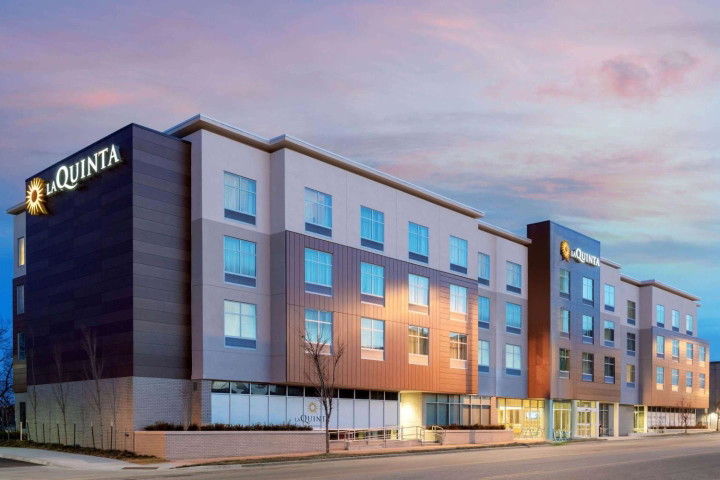 La Quinta Inn & Suites By Wyndham Kansas City Beacon Hill - Kansas City, MO