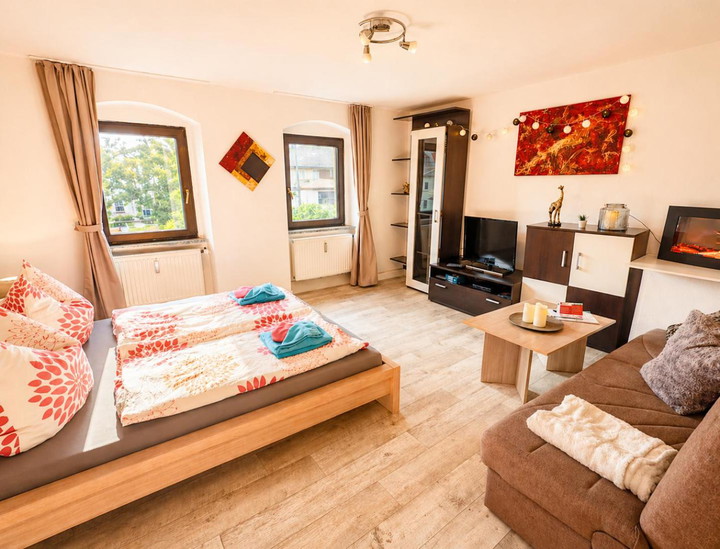 Urlaubsmagie - Ferienwohnung Morgenlicht - Sauna & Saisonaler Pool - Famzi - Sebnitz