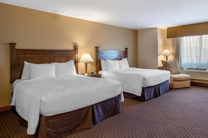 Best Western Desert Inn - West Yellowstone, MT