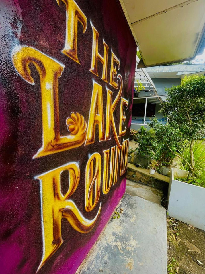 The Lake Round Guest House - 캔디