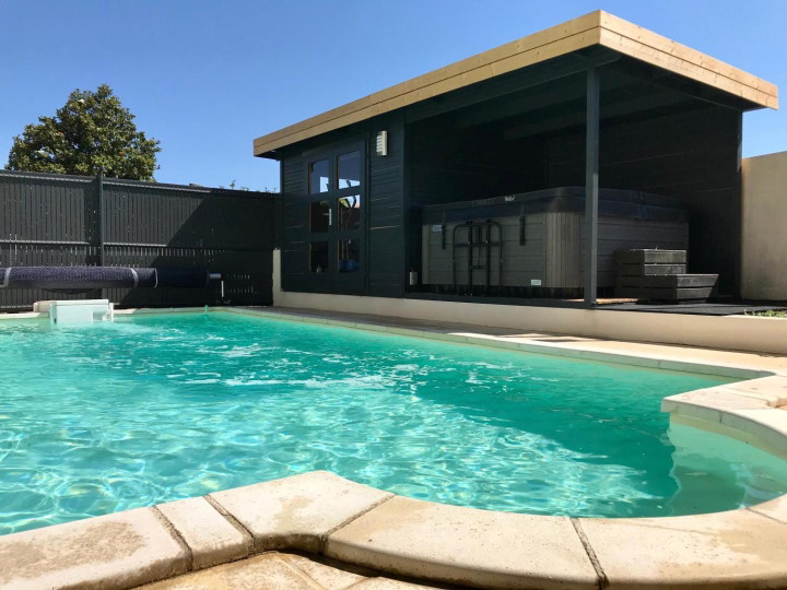 Guesthouse La Costière - Logements Indépendants - Espace Piscine Jacuzzi - Lunel