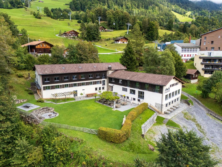 Family & Mountain Lodge C'est La Vie - Switzerland