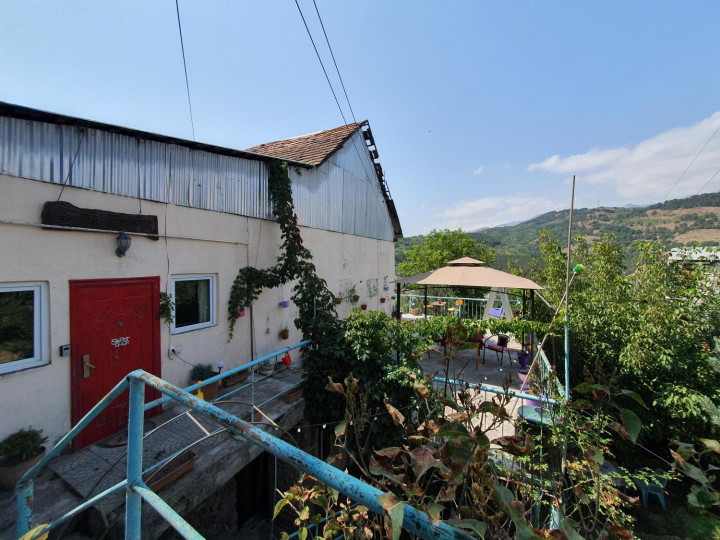Sunny Sweet Home - Armenia