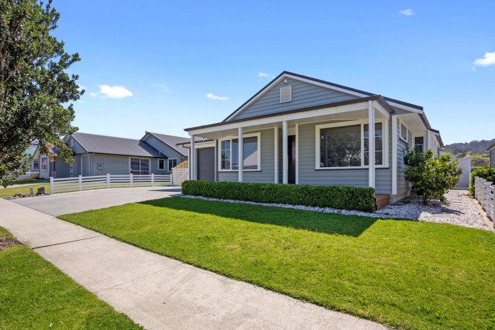 Sky Blue Retreat - Waihi Beach Holiday Home - Waihi