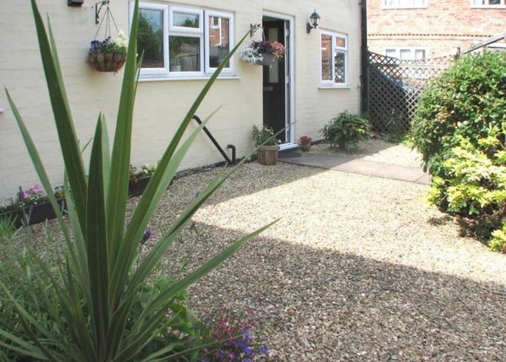 9 Bromleys Court - Church Stretton