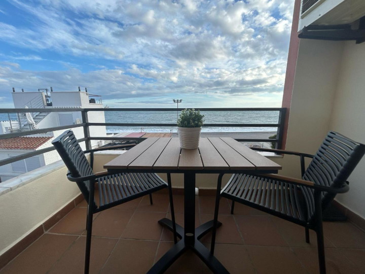 Moderno Apartamento En Primera Linea De Playa Con Terraza Y Vistas Al Mar- Caleta Del Puerto - Torre del Mar