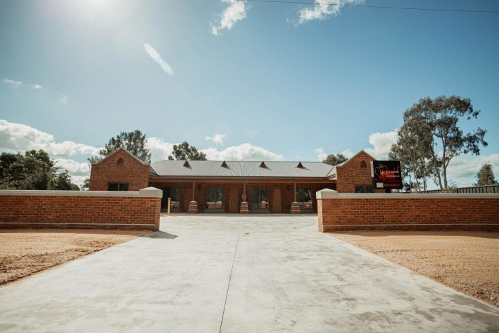 Red Waratah Accommodation - Bendigo