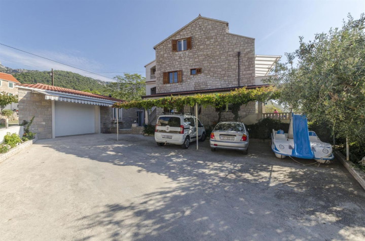 Apartments And Rooms Lea - Stari Grad