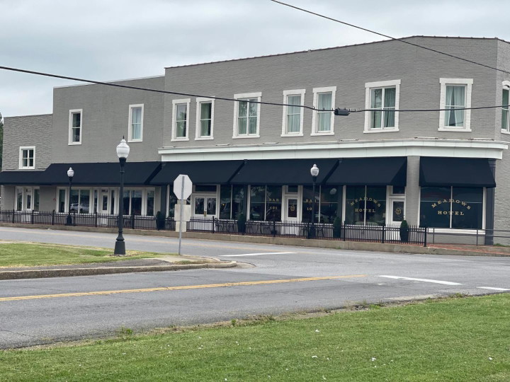 Meadows Hotel - Union City, TN