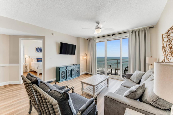 The Good Life - Ocean Walk - Daytona Beach, FL