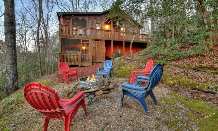 Cozy Charm With A Fireplace Feature - American Dream - Blue Ridge, GA