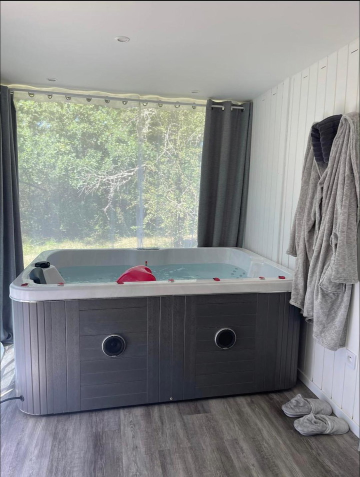 Charmant Chalet Cocooning Avec Jacuzzi - Indre