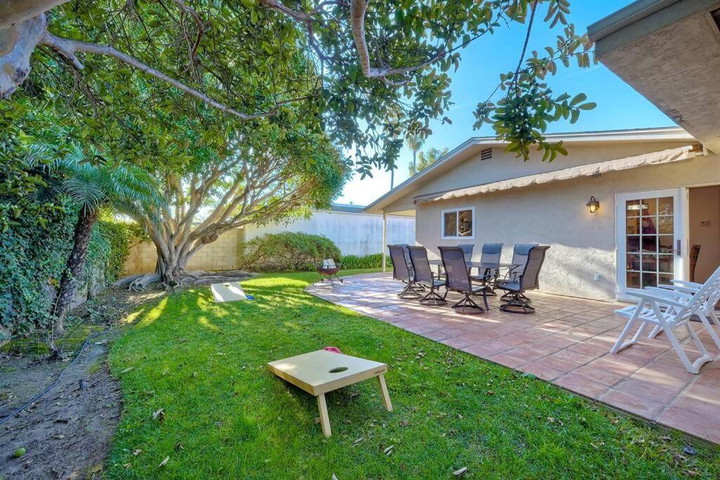 Great Group Retreat! Hacienda Decor, Spacious Floor Plan, Private Backyard - Carlsbad, CA