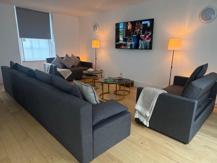 Squarezzz - Group Accommodation - Edinburgh