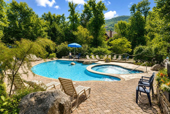 Huge Condo In Front Of Tremblant Ski Resort - Mont-Tremblant