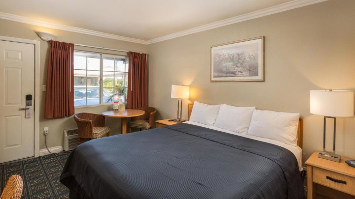 Harbor Motel - Irvine, CA