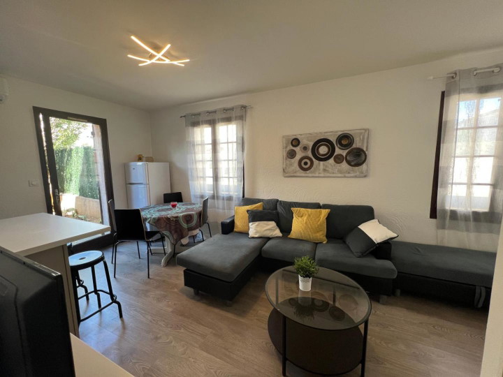 Appartement Pour 2 Personnes En Ville Avec Terrasse - La Londe-les-Maures
