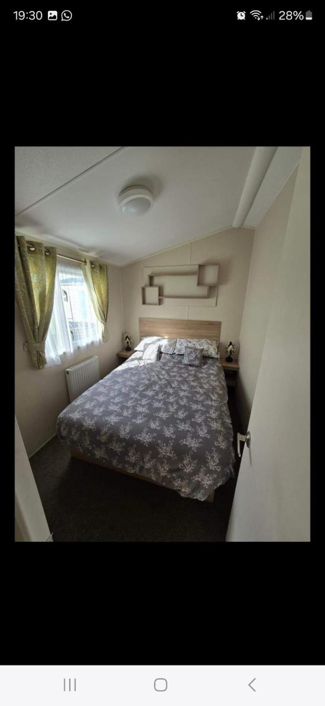 8 Berth Caravan Martello Beach Clacton - Mersea Island
