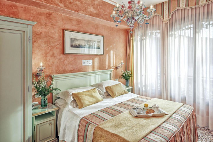 Hotel Firenze - Venedig