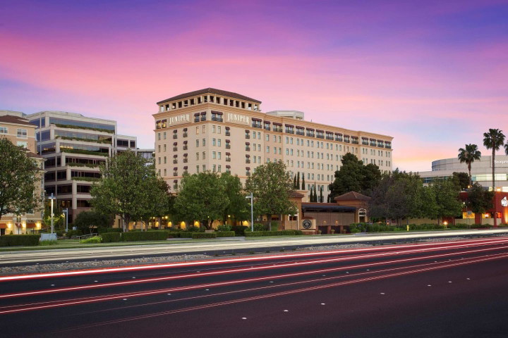 Juniper Hotel Cupertino, Curio Collection By Hilton - Saratoga, CA