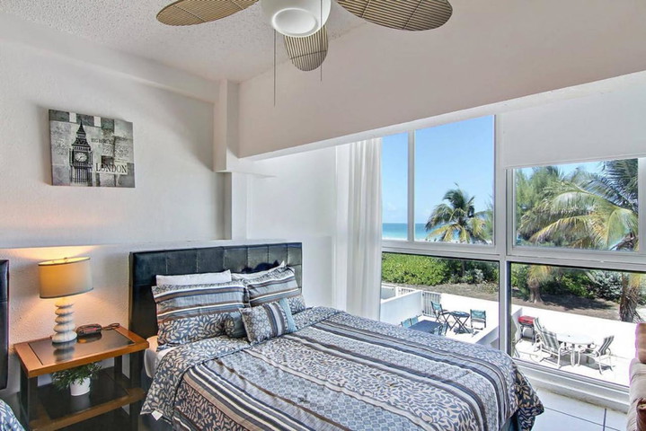 Castle Th14 - North Miami, FL