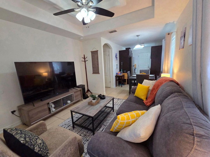 Cozy Apartment Near University Dr - Texas