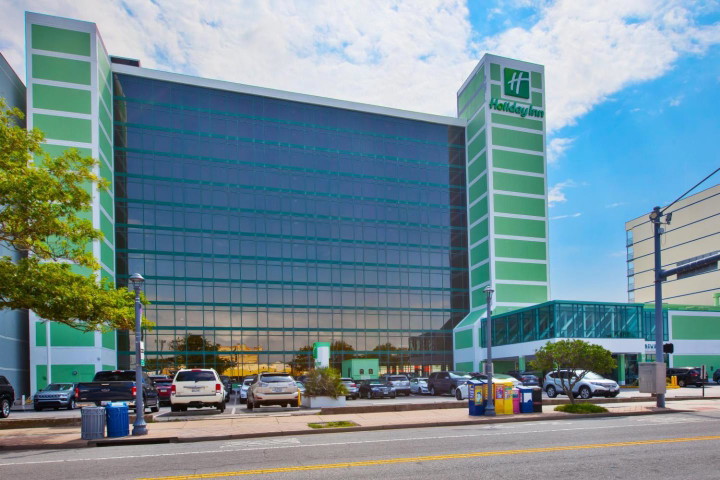 Holiday Inn Va Beach-oceanside 21st St By Ihg - Virginia Beach, VA