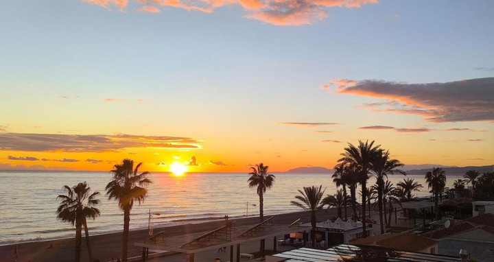 Beachfront Studio With Sea Views - Torrox Costa