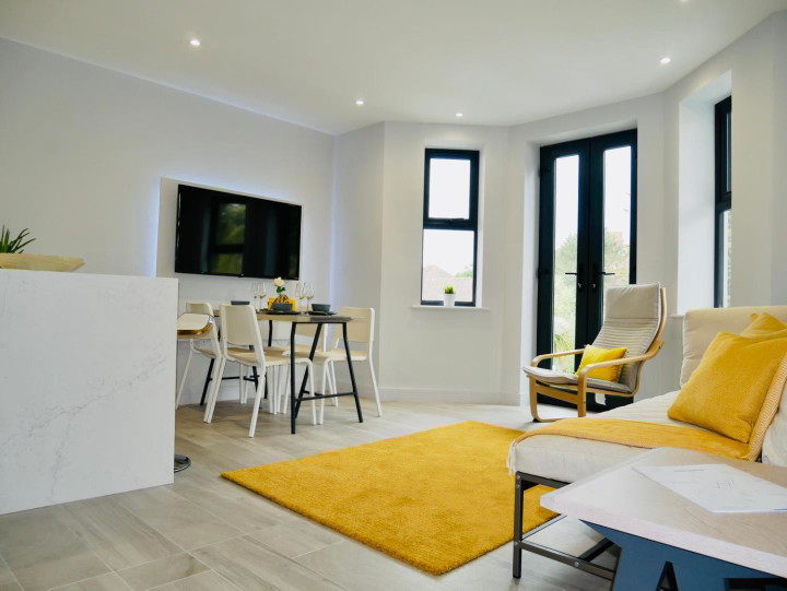 Beautiful Alumpointe Apartment - 400m To The Beach - Bournemouth