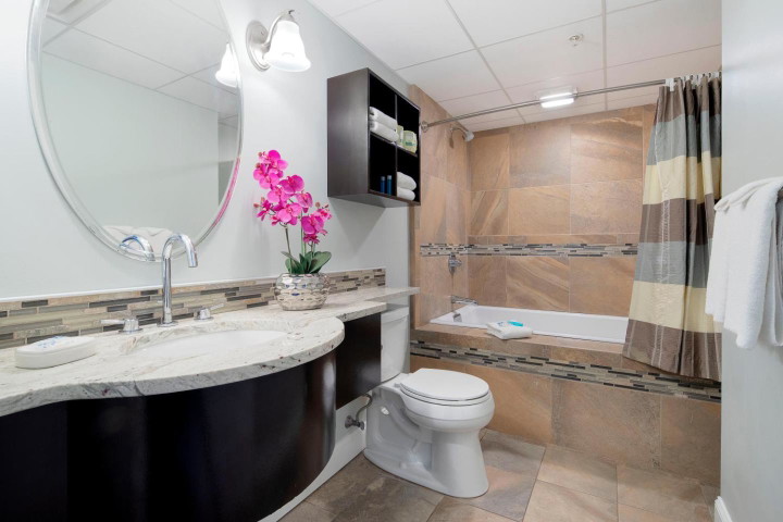 Alouette Sunrise Suites - Kennebunkport, ME