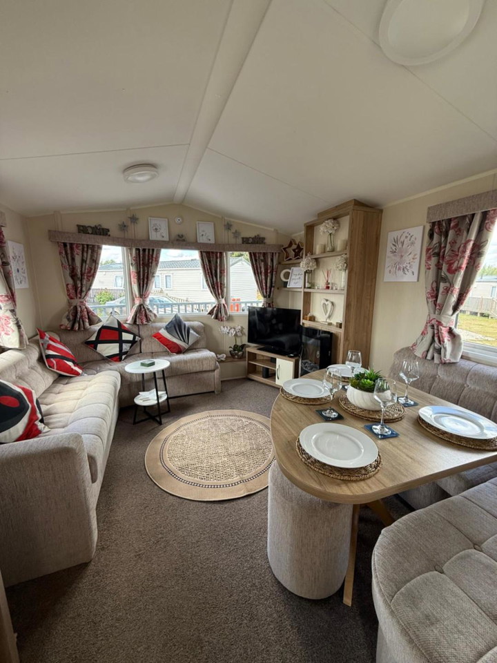 Andreas Fir Trees Retreat At 7 Lakes Country Park - Lincolnshire