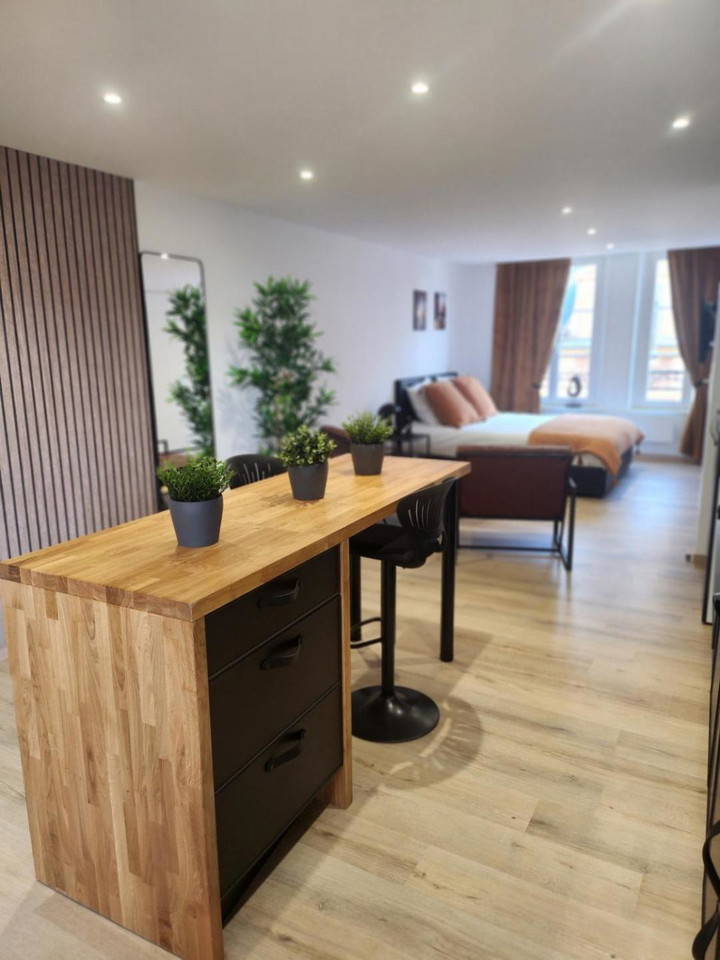Suite R&b Avec Terrasse -5 Mins Gare - Rue Calme Dans Centre Ville - Charleville-Mézières
